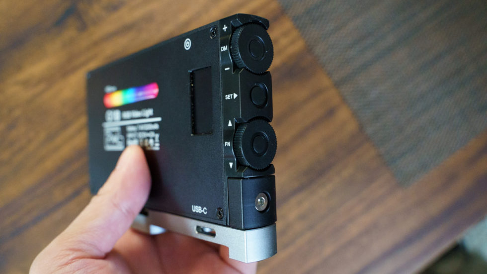 PIXEL G1S RGBビデオライト | 小型で撮影に使えるおすすめライト